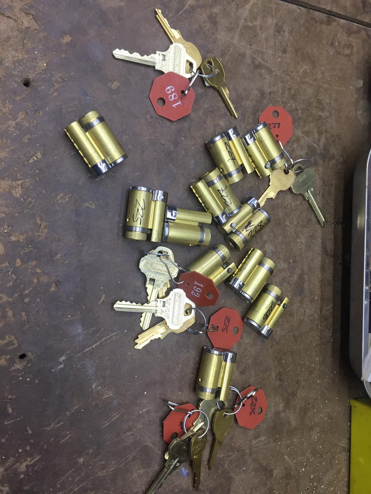 IC core or small format interchangeable core: Locksmith Monkey